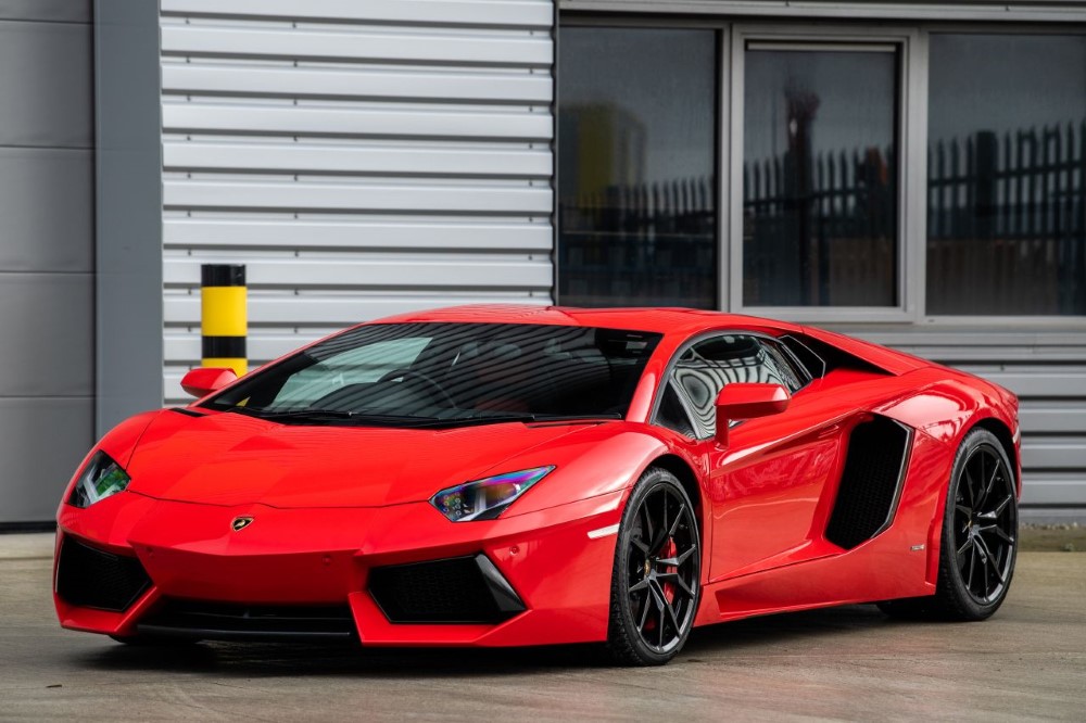 Lamborghini Aventador Red